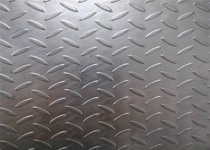 ASTM A786 Hot Dipped Galvanized Checkered Plate Good Machinability Easy ...